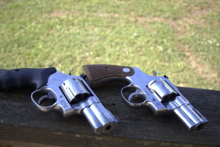 Colt Python vs. Smith & Wesson 686+ - The Truth About Guns